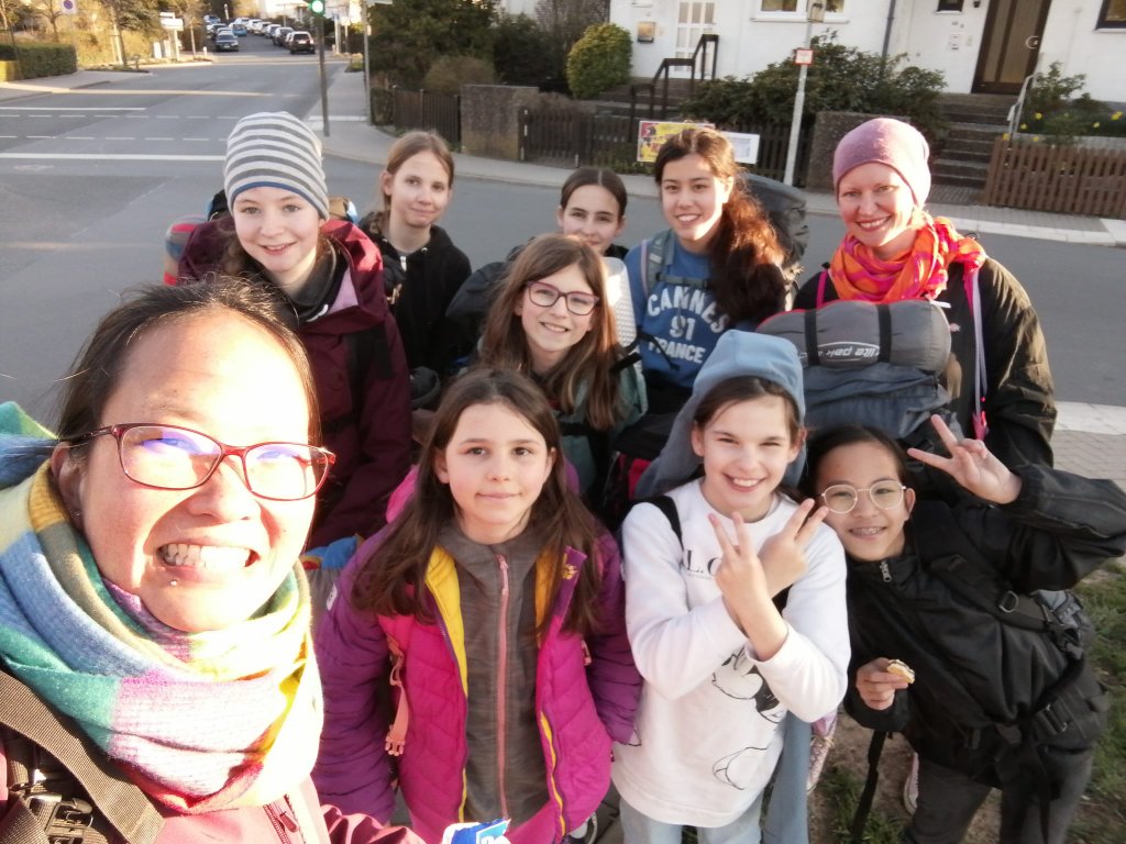 Evangelisches Jugendwerk Hessen e.V.: Übernachtung der Honigdachse und ...