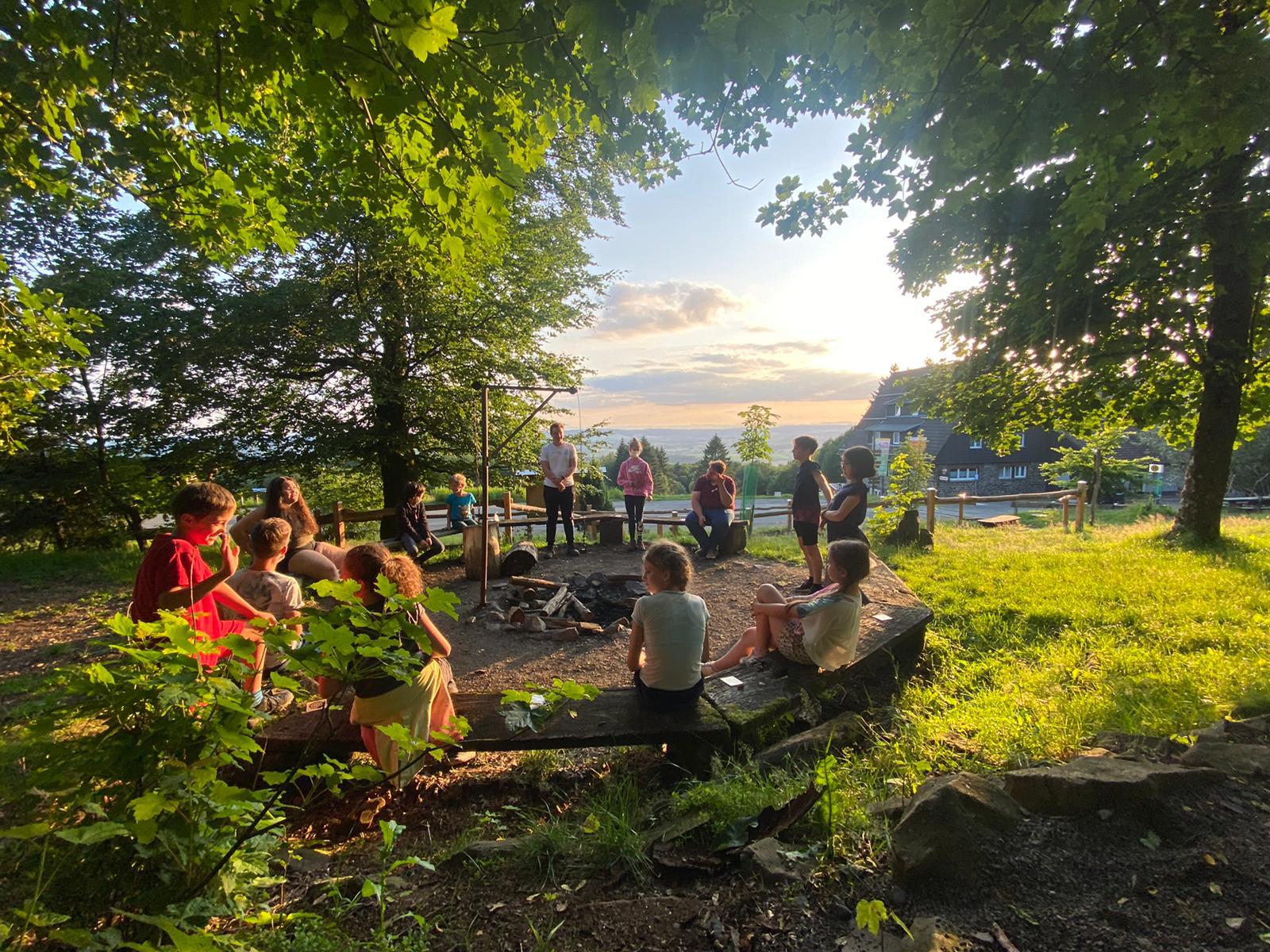 Evangelisches Jugendwerk Hessen e.V.: Kinder-Freizeit Jugend-Waldheim ...
